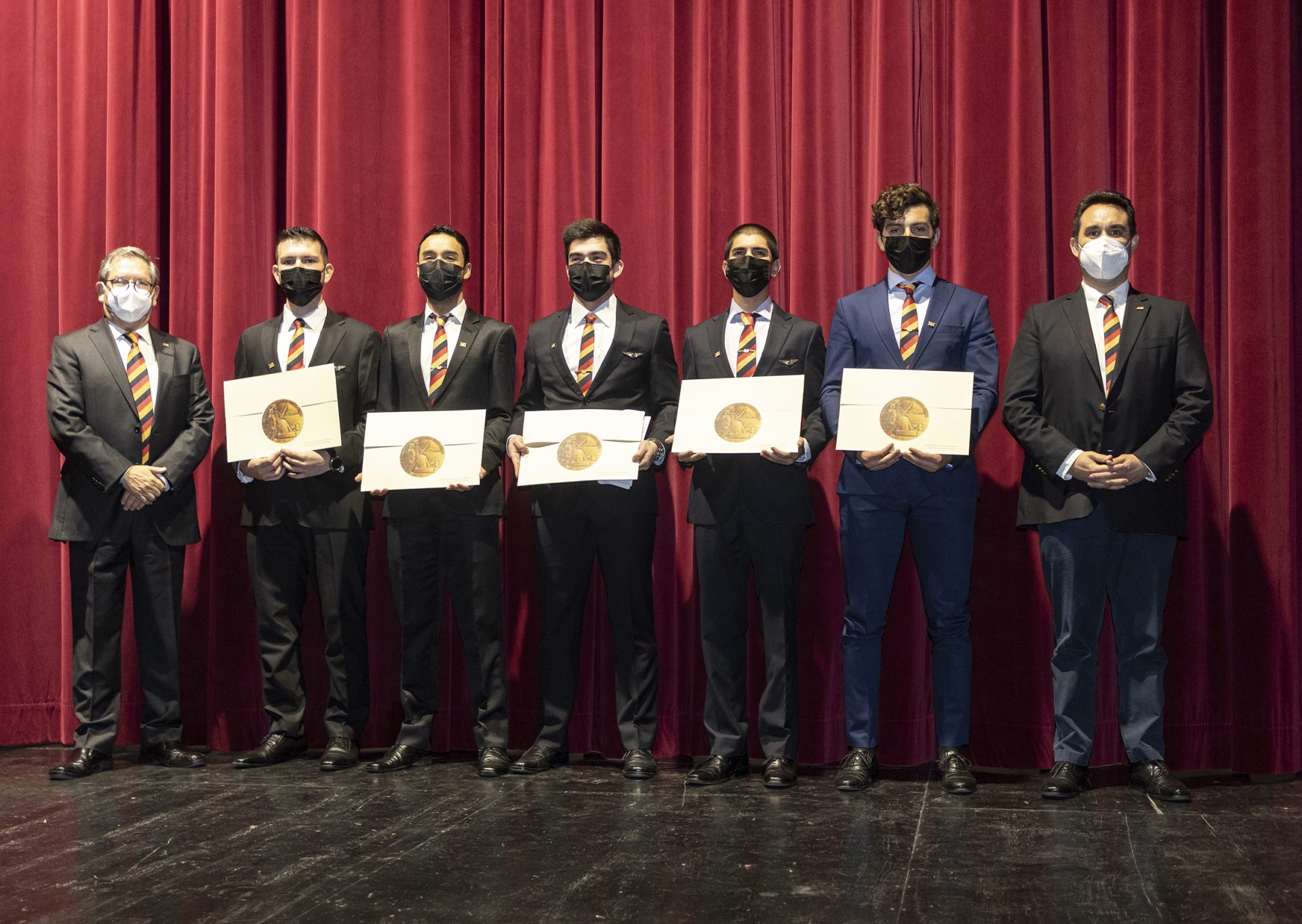 USM certifica a sus nuevos pilotos comerciales - Universidad Técnica ...