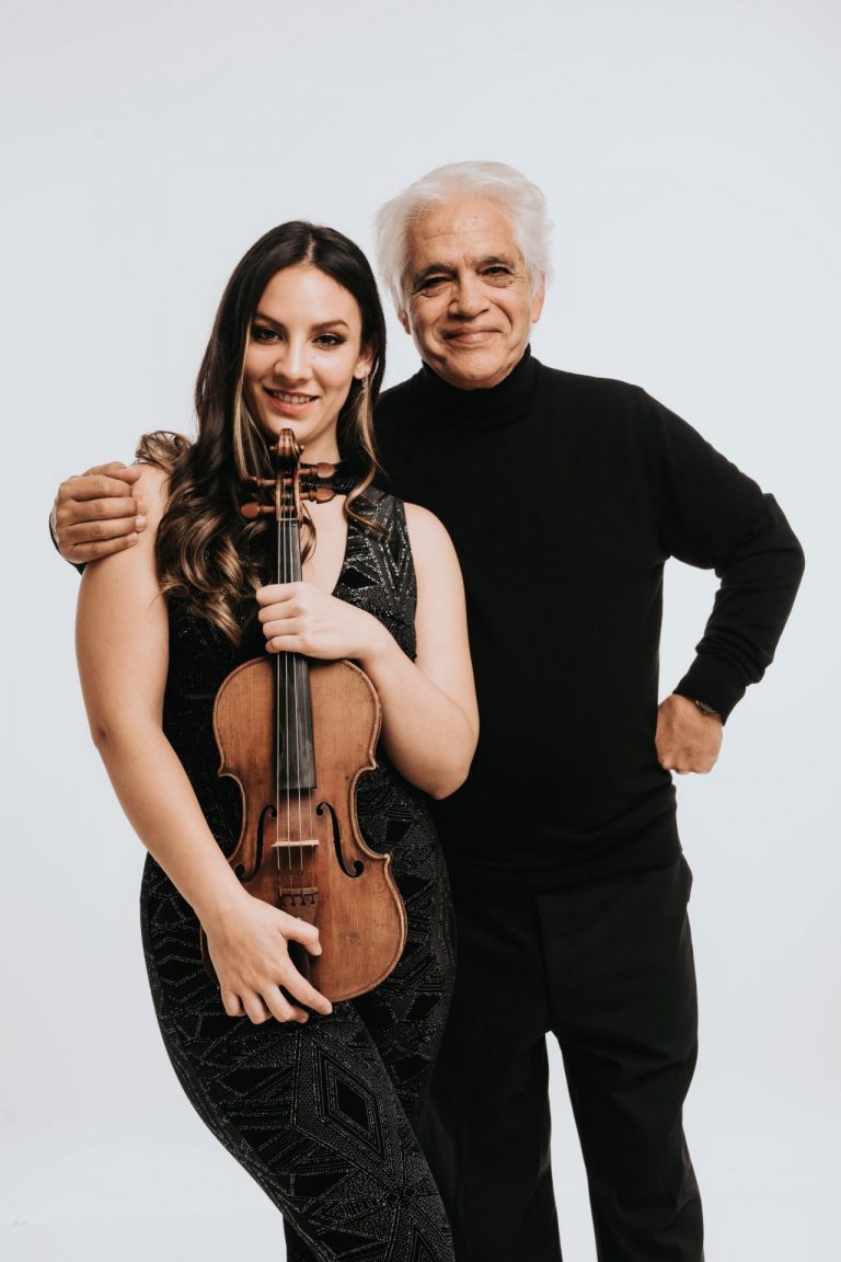 Roberto Bravo y Montserrat Prieto celebran 10 años de música en Teatro ...