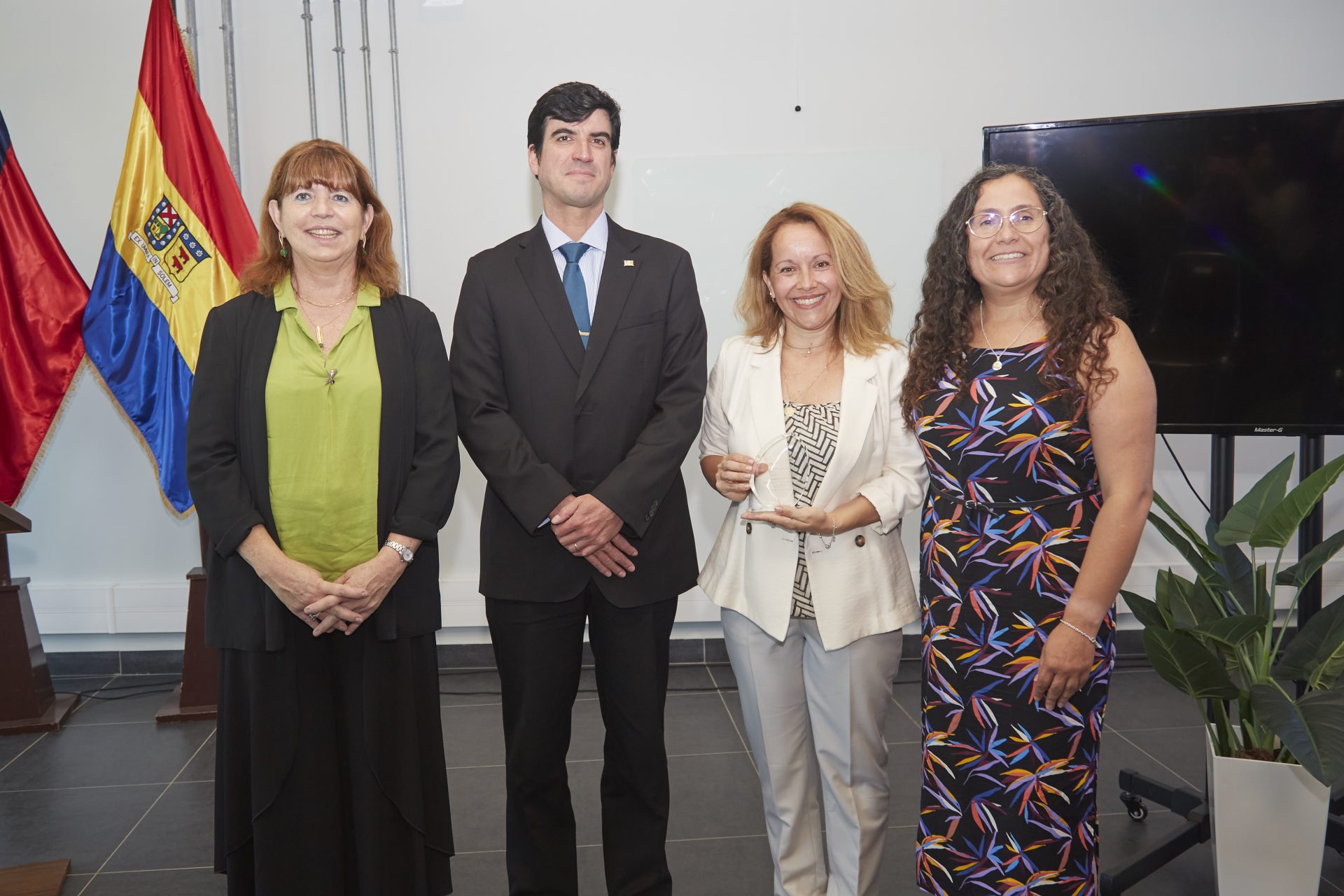 Investigadora de la USM recibe el premio Mujer Innovadora en ...