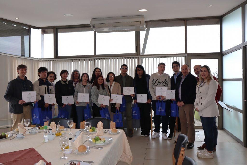 USM reconoce a estudiantes destacados - Universidad Técnica Federico ...
